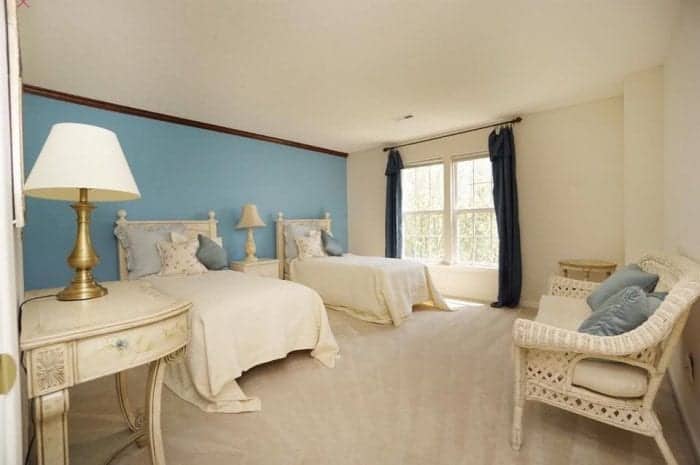 We bought a new house!!!